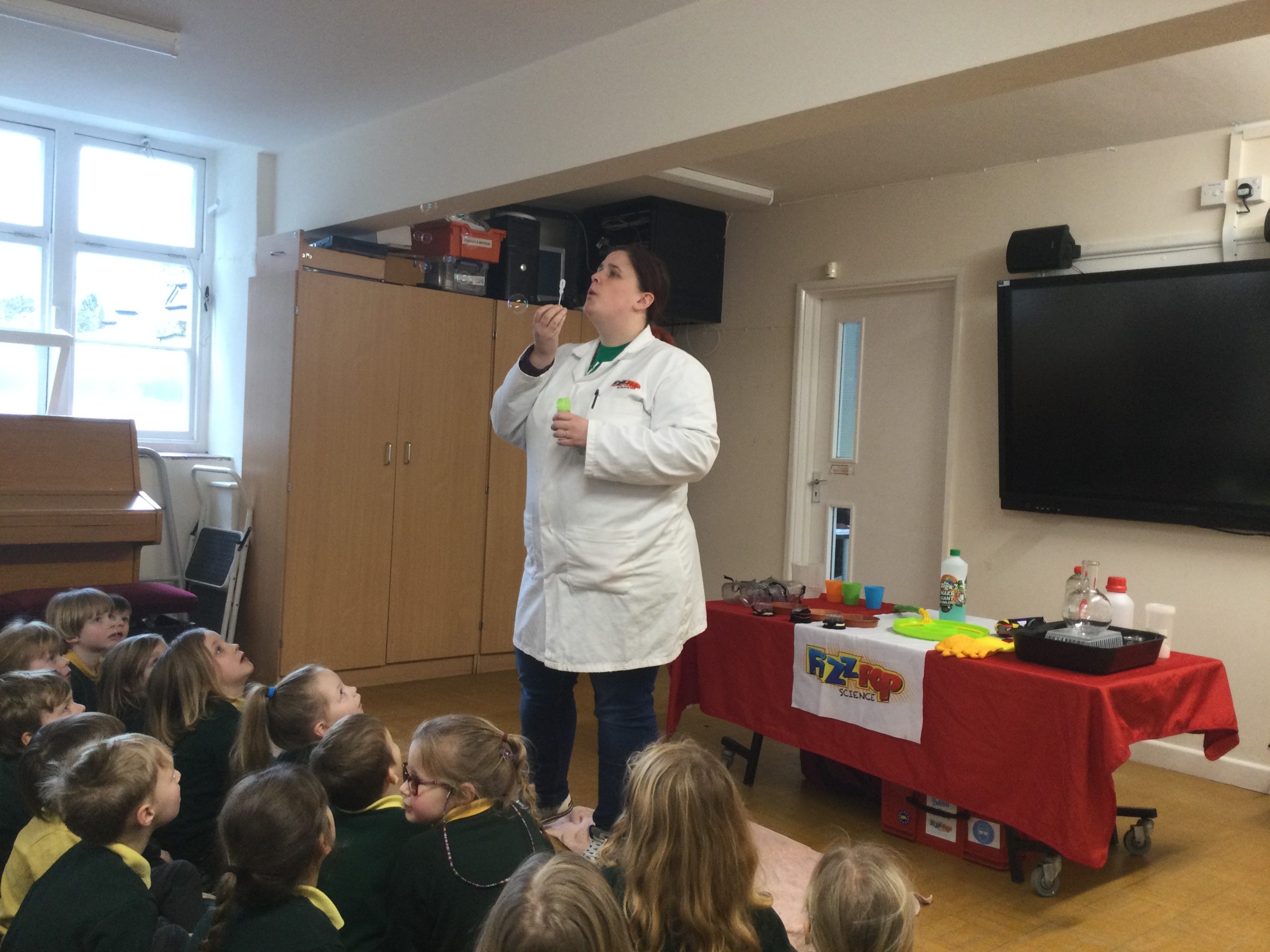 Fizz Pop Science Assembly - Kenton Primary School